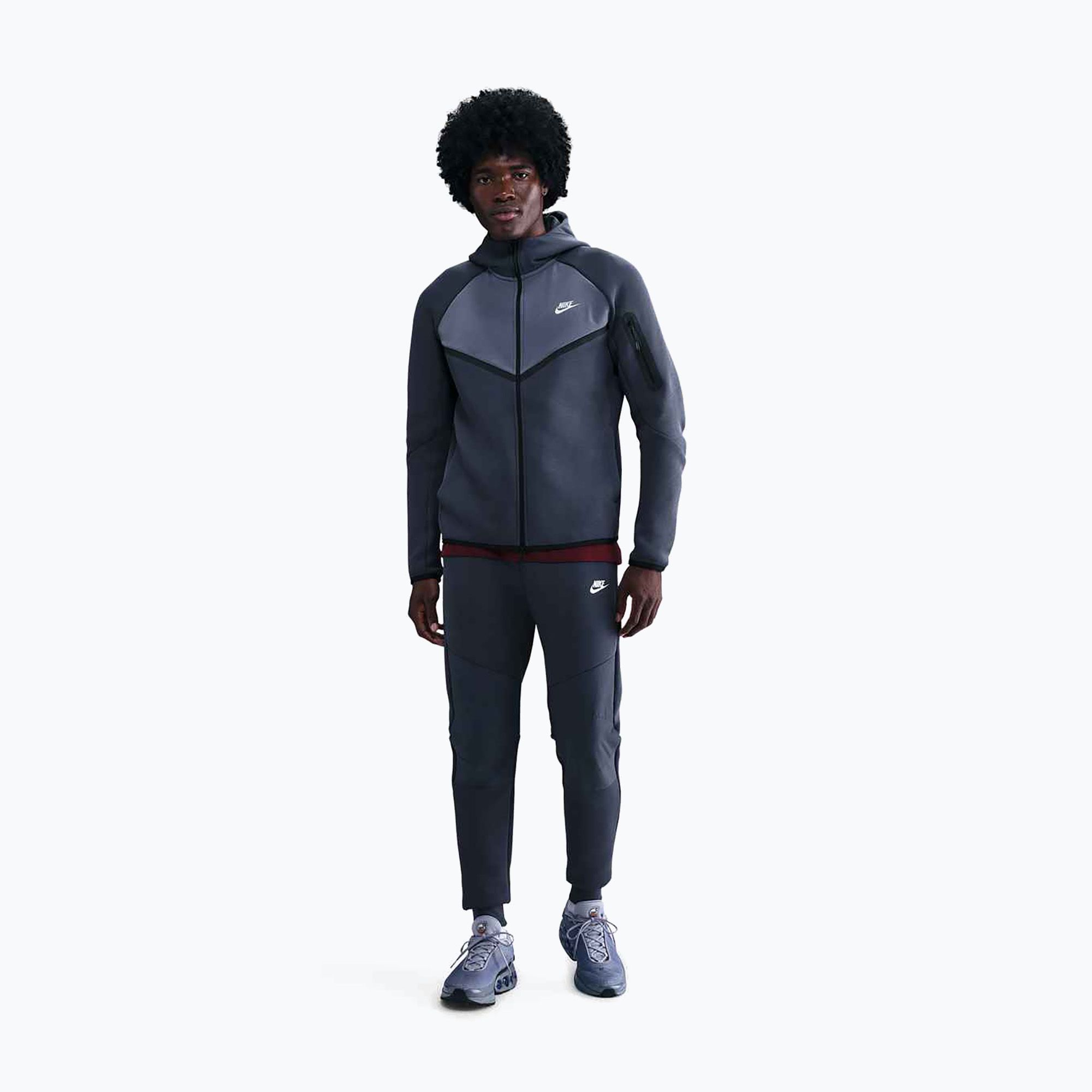 Herren-Jogginghose Nike Tech Joggers thunder blue/metallic silver ...