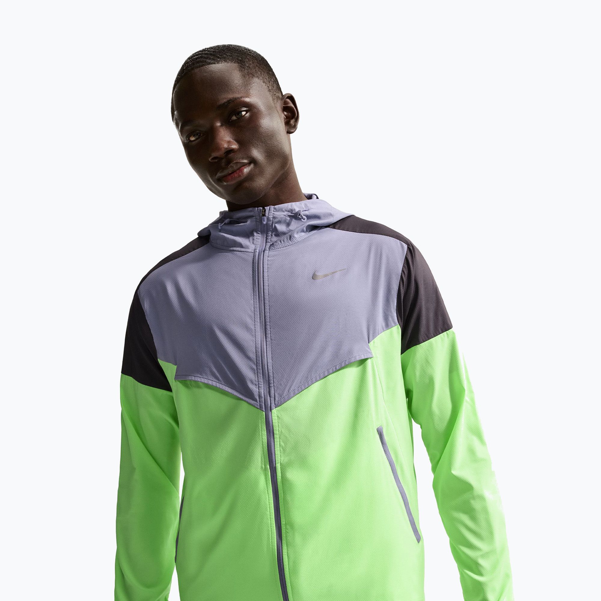 Herren-Laufjacke Nike Impossibly Light Windrunner smoke grey/wolf grey ...